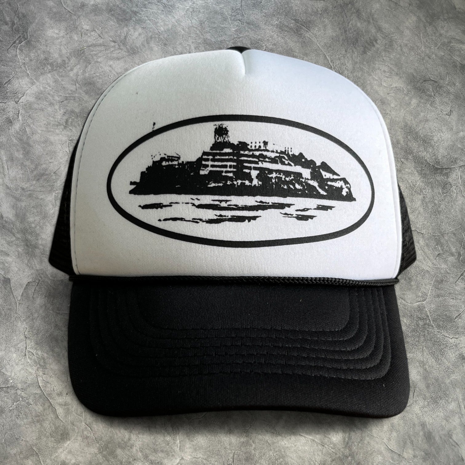 Corteiz Alcatraz Trucker Cap Black/White – Vaulted